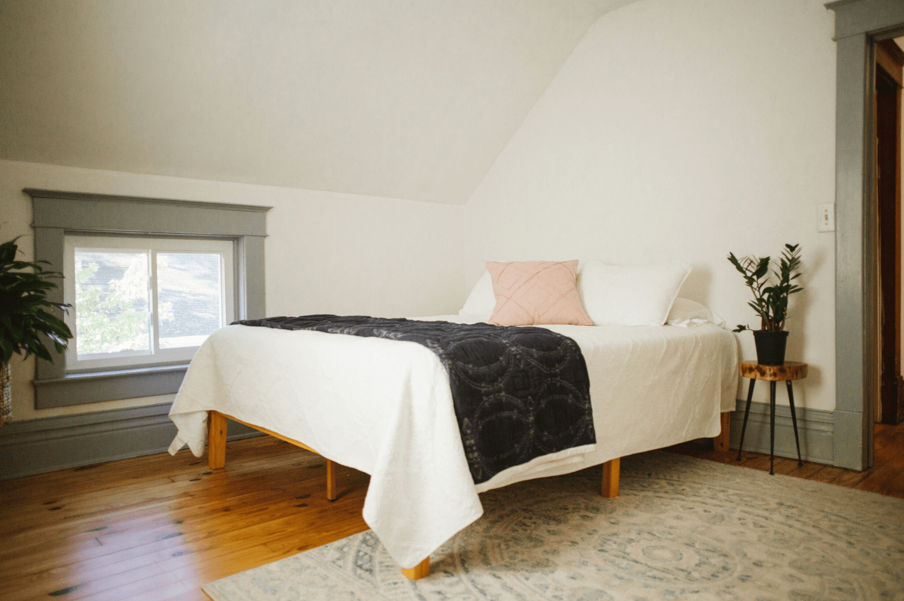 How to use cedar shake as a cottage style accent wall - A Life Unfolding