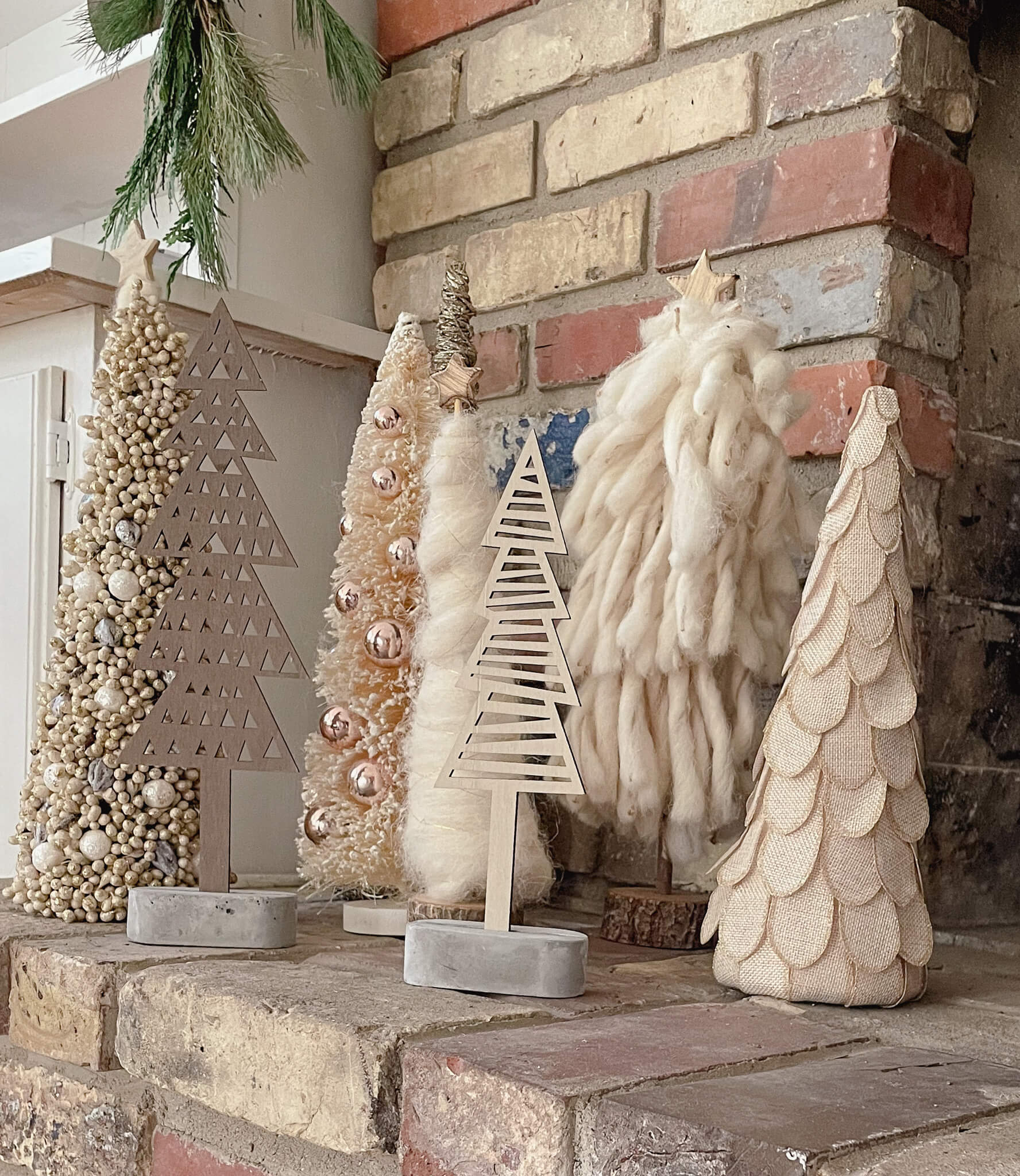 A Cozy Cottage Christmas Mantel - A Life Unfolding