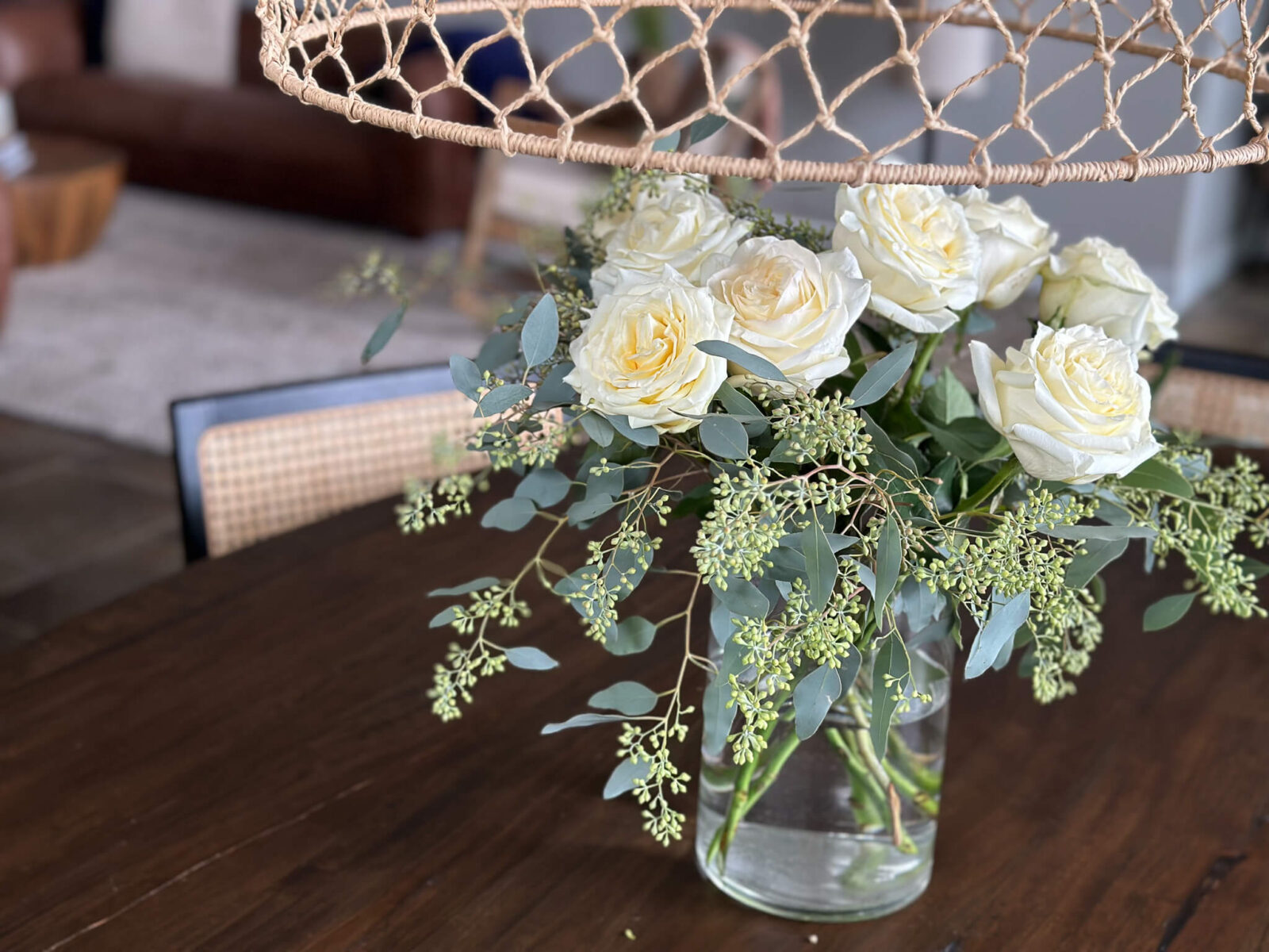 White Flowers add a touch of Romance to your Flower Arrangements. - A ...