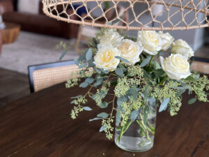 White Flowers add a touch of Romance to your Flower Arrangements. - A ...