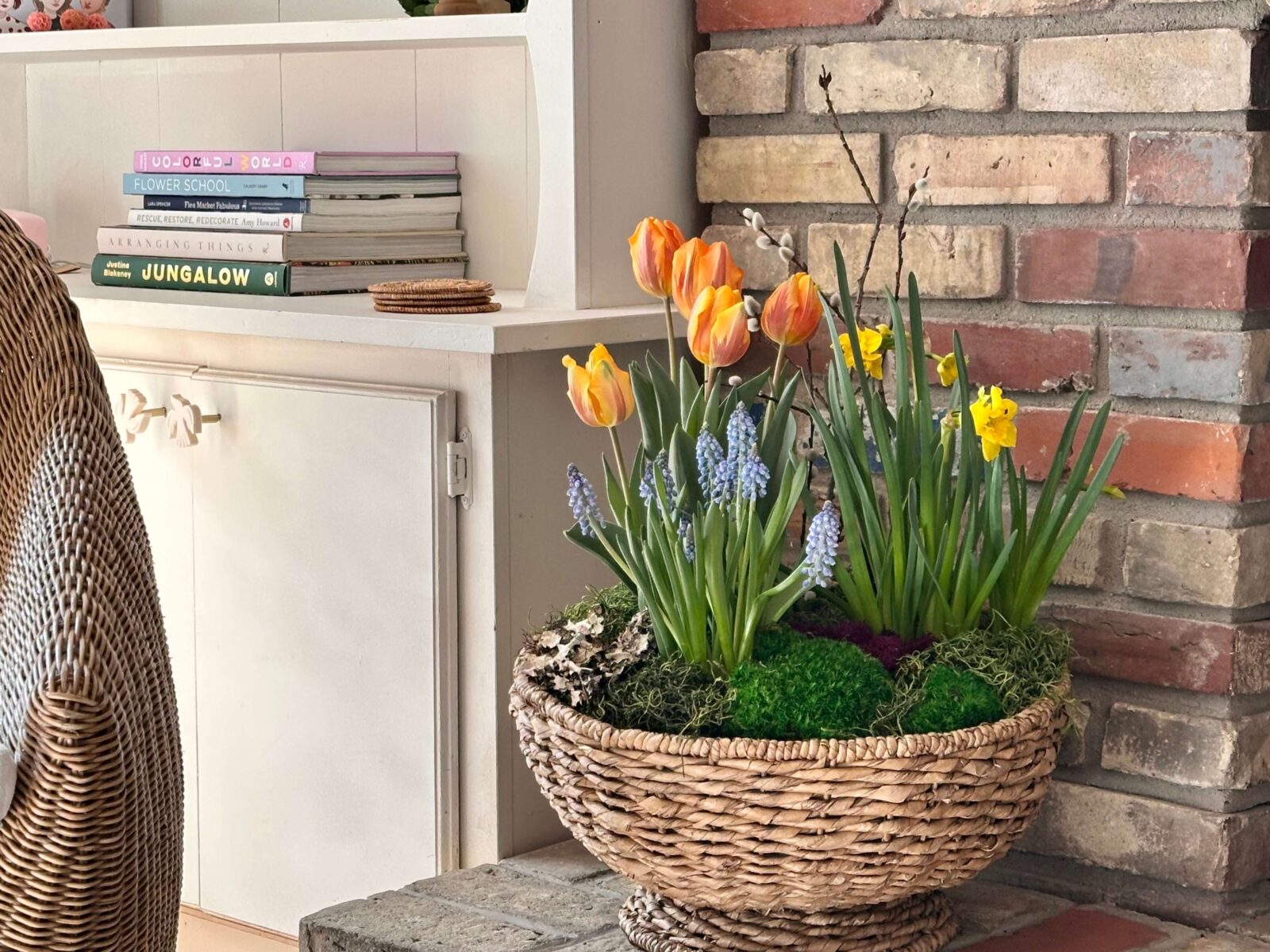 How to Create A Simple Spring Bulb Flower Arrangement - A Life Unfolding