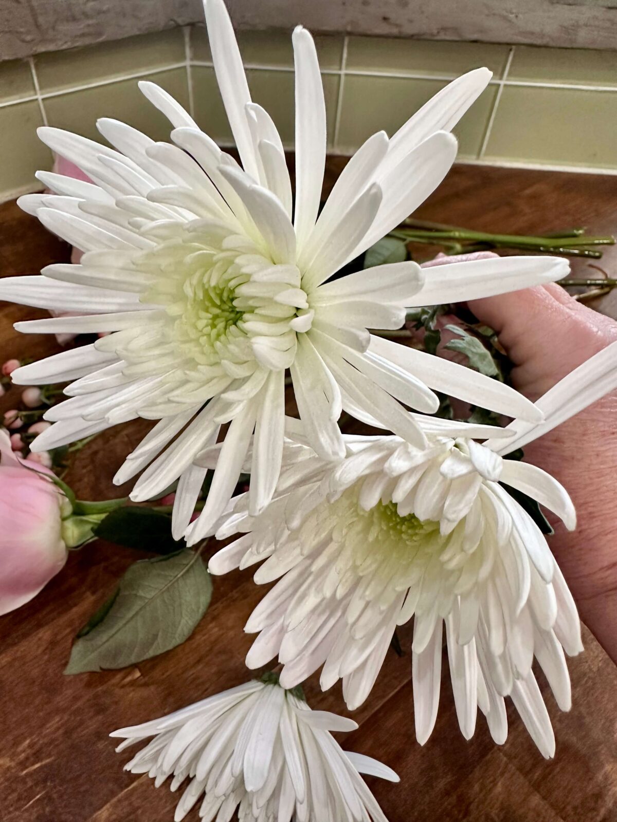 The best way to DIY a Mother's Day Floral Arrangement. - A Life Unfolding