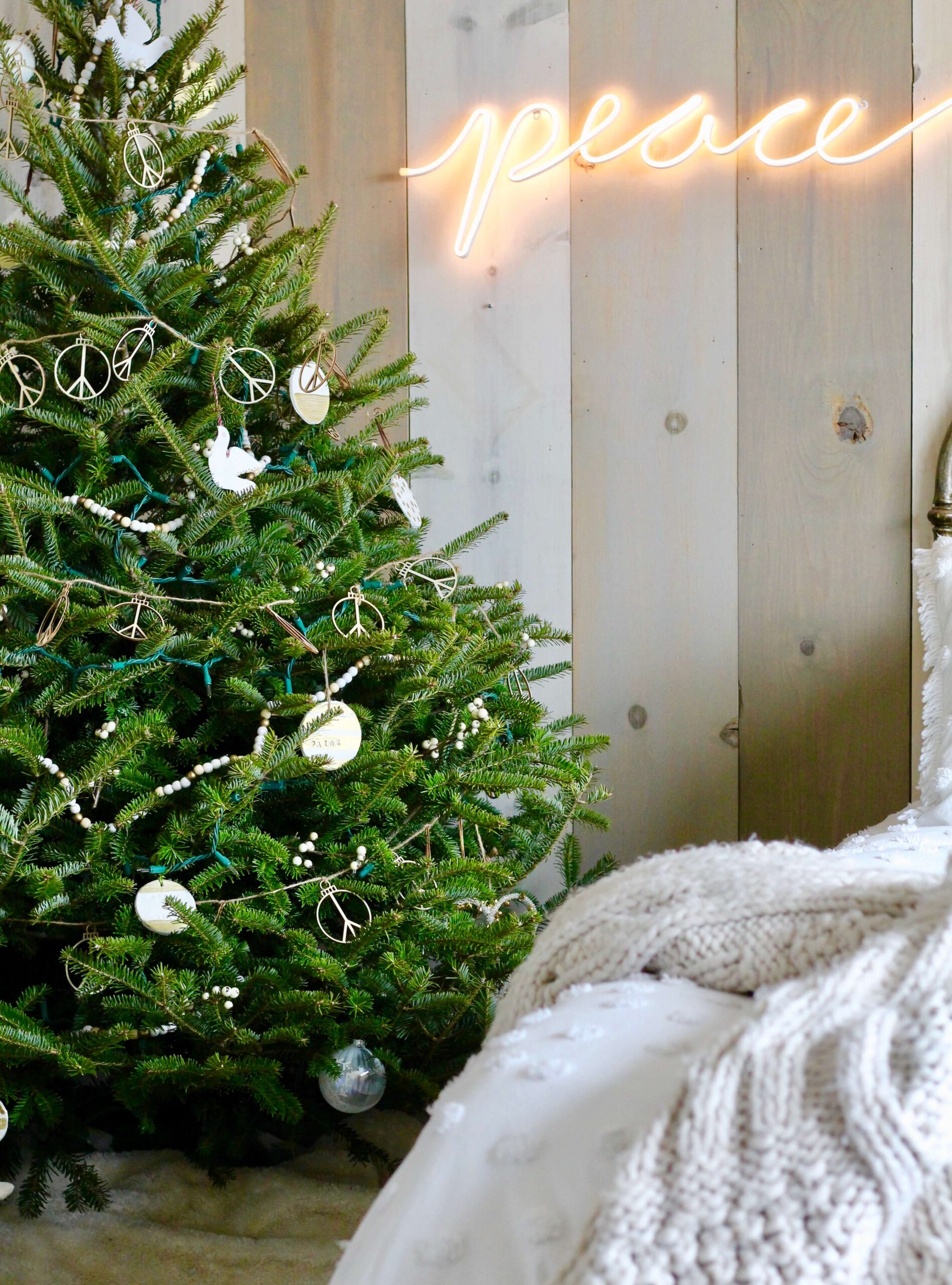 Holiday Bedroom Decor Ideas for Creating a Festive Space - A Life Unfolding Holiday Bedroom Decor Ideas for Creating a Festive Space - A Life Unfolding