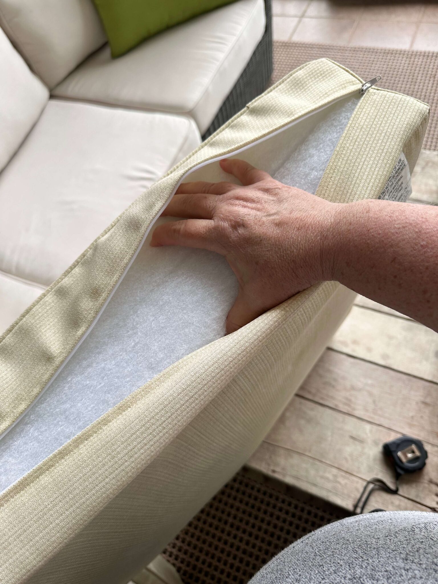 A Quick and Easy Way to Make Outdoor Furniture Cushions. - A Life Unfolding